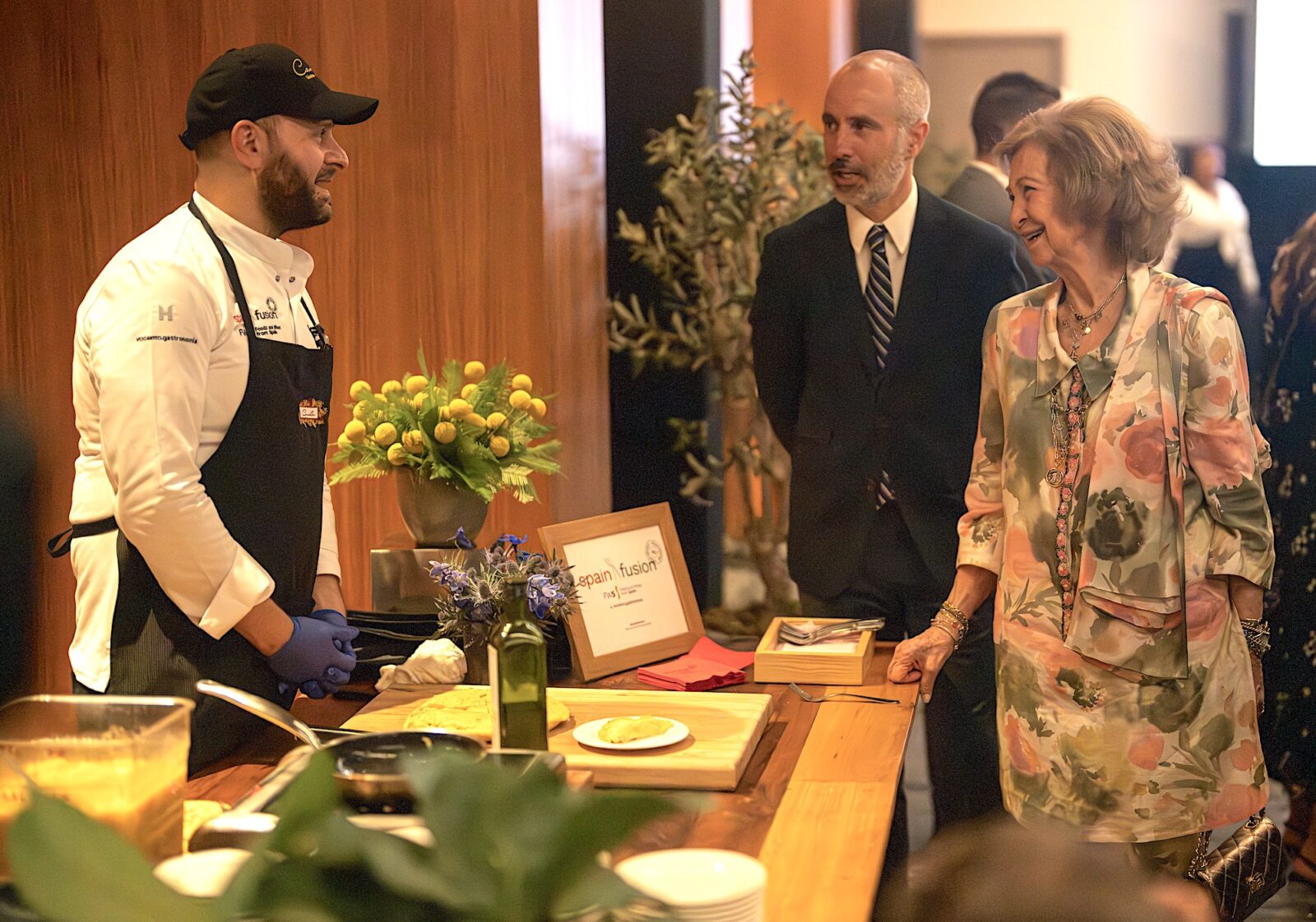 Mat Schuster cocina española en Canela, San Francisco - 7 Caníbales