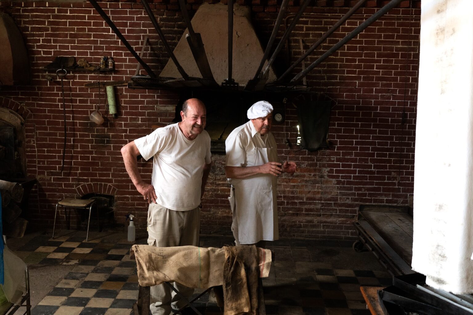 La galleta de campo reina en La Blanqueada, la panadería de los Adamini ...