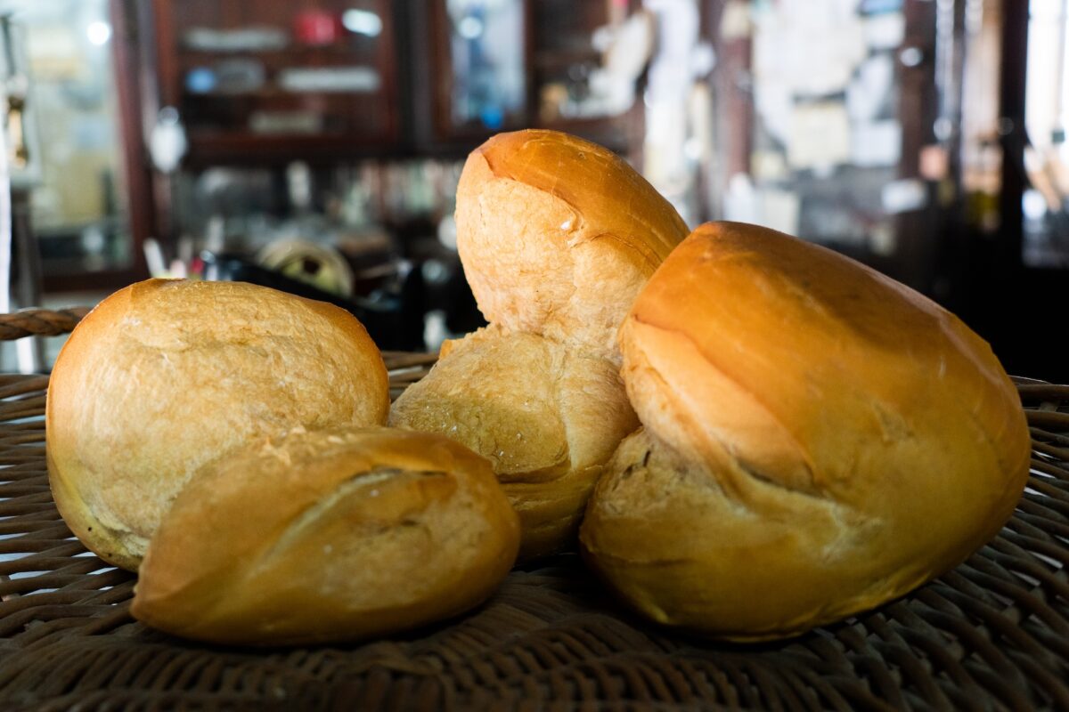 La galleta de campo reina en La Blanqueada, la panadería de los Adamini ...